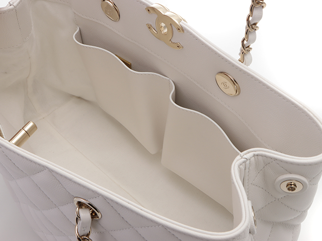 CHANEL シャネル マトラッセ チェーントート AS3953 ホワイト/GP CHANEL シャネル マトラッセ チェーントート AS3953 ホワイト/GP
