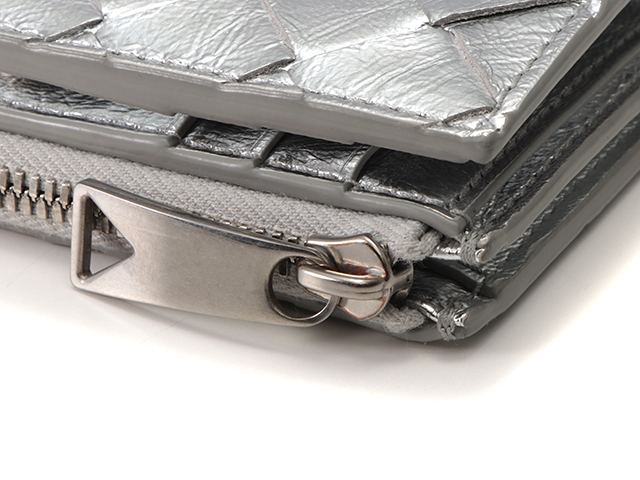 BOTTEGA VENETA ボッテガヴェネタ イントレチャート 二つ折ZIP BOTTEGA VENETA ボッテガヴェネタ イントレチャート 二つ折ZIP