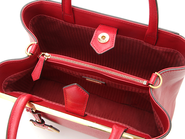 FENDI フェンディ プチトゥージュール ショルダーバッグ レッド FENDI フェンディ プチトゥージュール ショルダーバッグ レッド