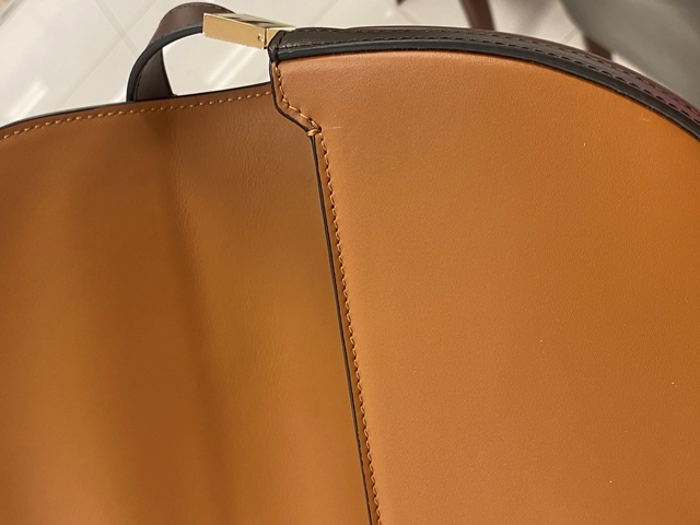 BURBERRY バーバリー ツートンレザー スモール オリンピアバッグ BURBERRY バーバリー ツートンレザー スモール オリンピアバッグ